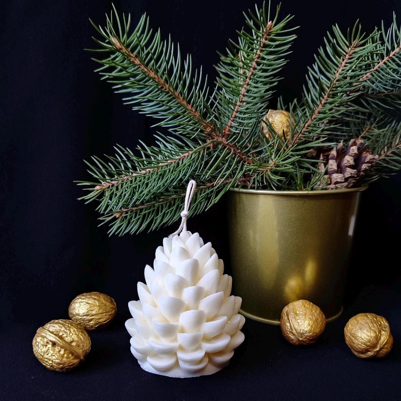 Christmas Pine Cone Candle - Etsy