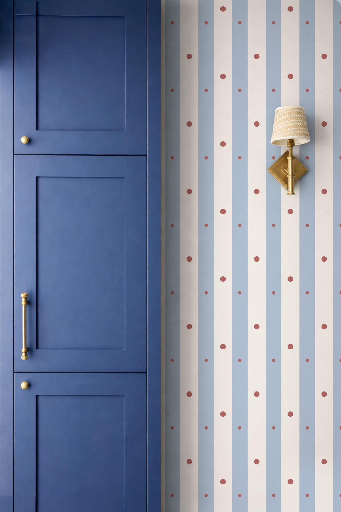 Blue Stripe & Red Dot Wallpaper, Classic Vertical Stripe Pattern ...