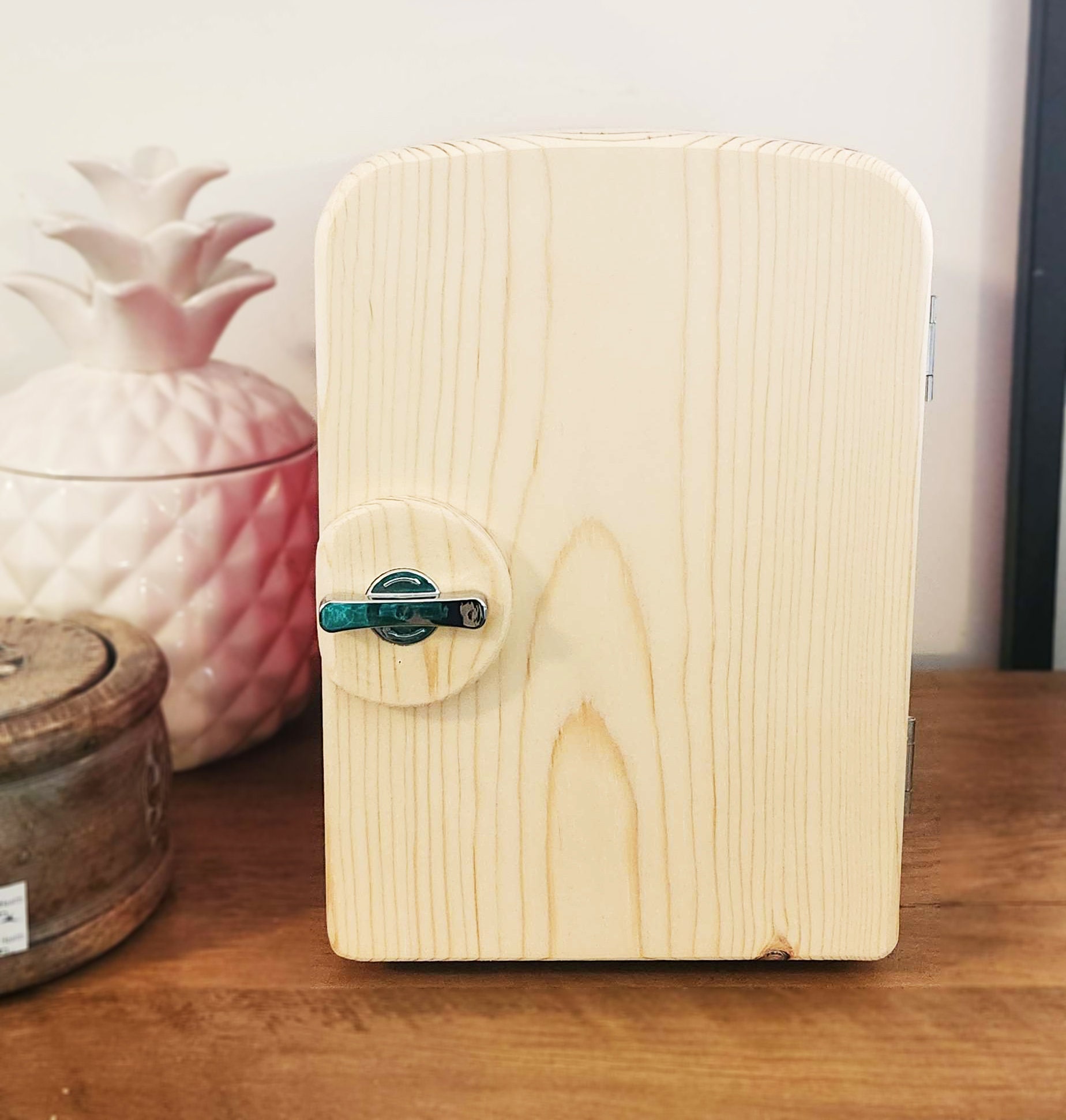Custom Wood Door Mini Fridge Mini Fridge Small Drinks Fridge Cosmetic ...