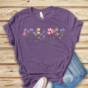 Flower Shirt Gift for Her Flower Shirt Aesthetic Floral Graphic Tee ...
