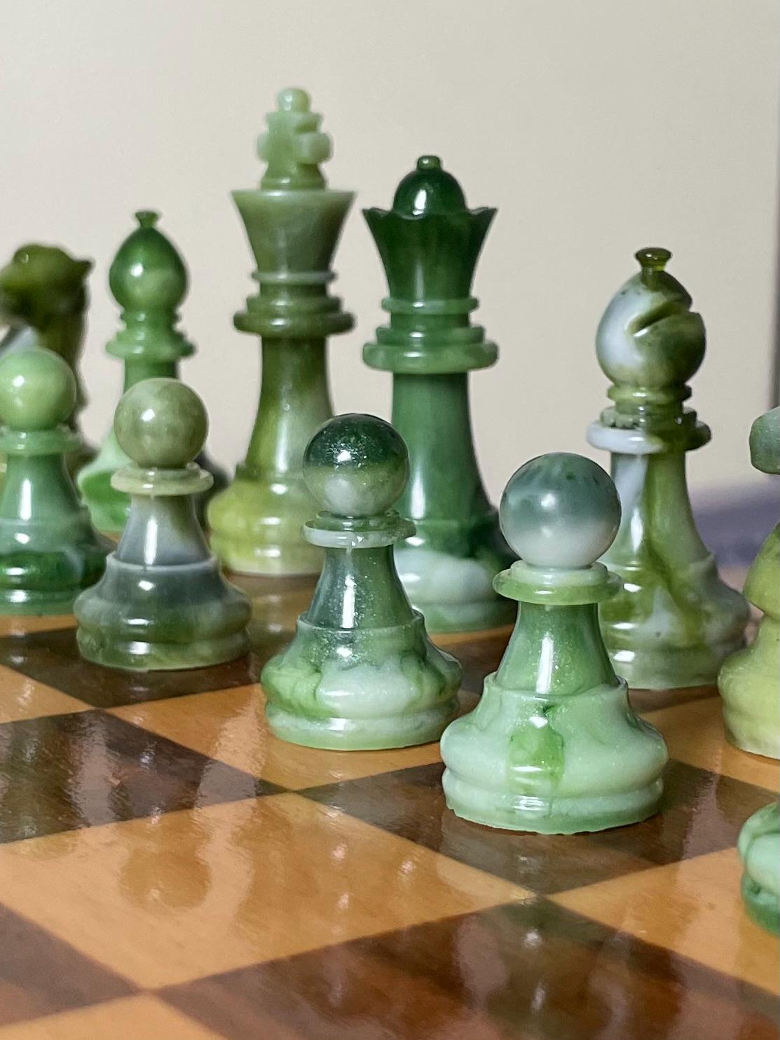 Unique Green Chess Set 16 Pieces, Handmade, Luxurious Resin Epoxy Chess ...