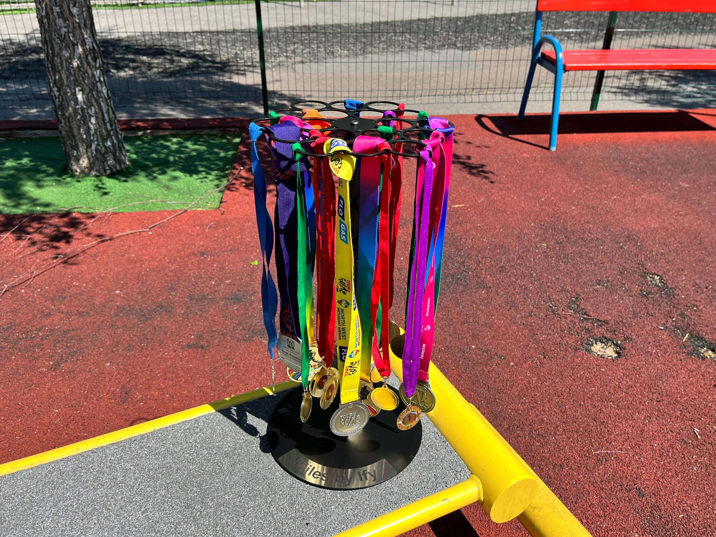 Metal Award Hanger Desktop Stand, Running Medal Holder, Sports Medal ...