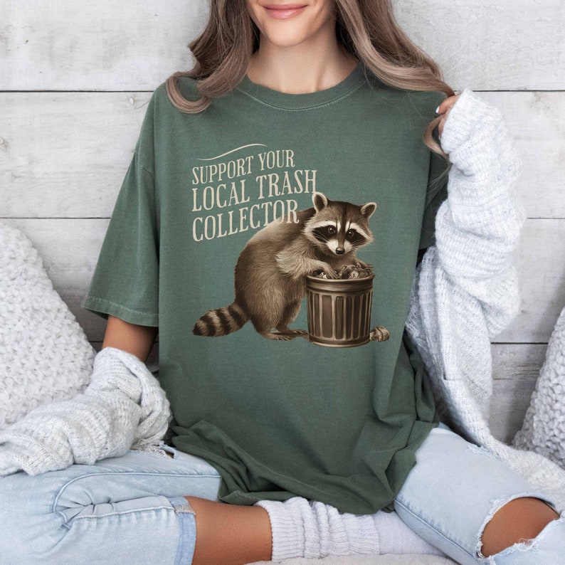 Funny Raccoon Shirt, Retro Tee, Cool Vintage Style Raccoon Lovers Gift ...