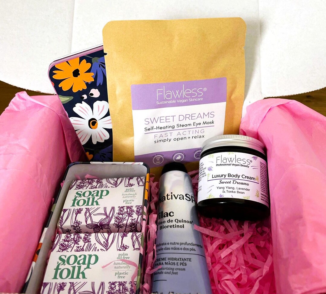 Mini Gift Box, Spring Kit With a Floral Tin and 5 Products, Four ...