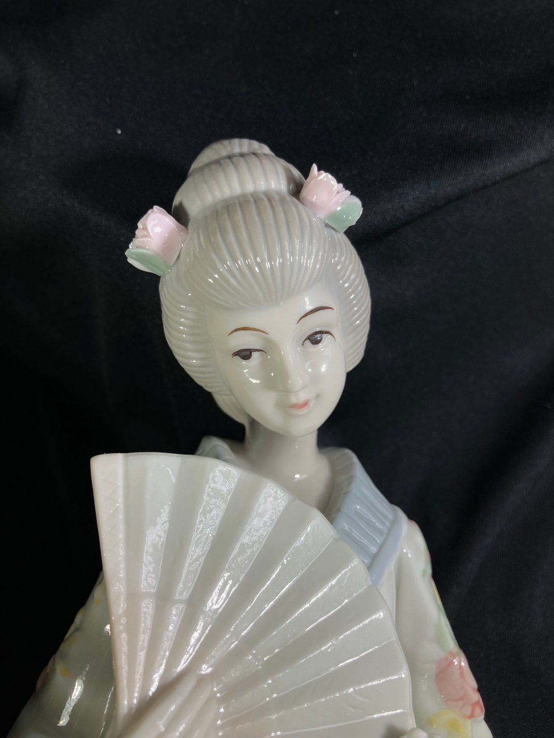 Porcelain Kneeling Geisha Girl With Fan - Etsy