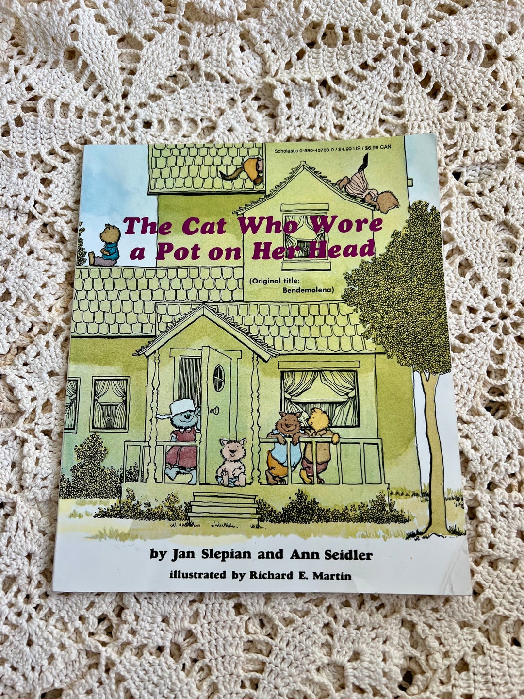 The Cat Who Wore a Pot on Her Head Slepian / Seidler BENDEMOLENA ...