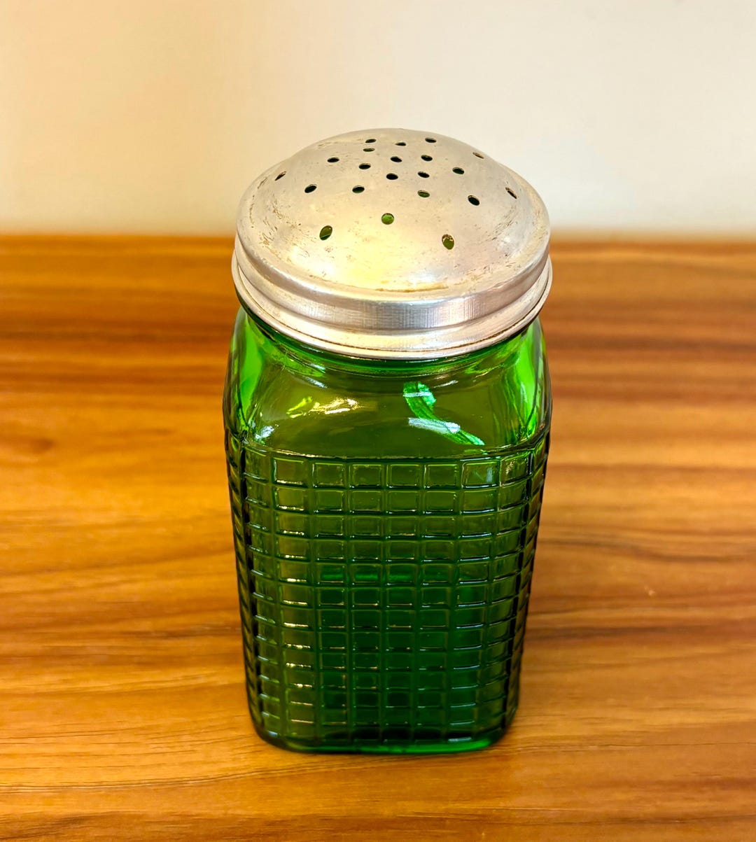 Vintage 1930s Emerald Green Depression Glass Shaker With Aluminum Lid ...