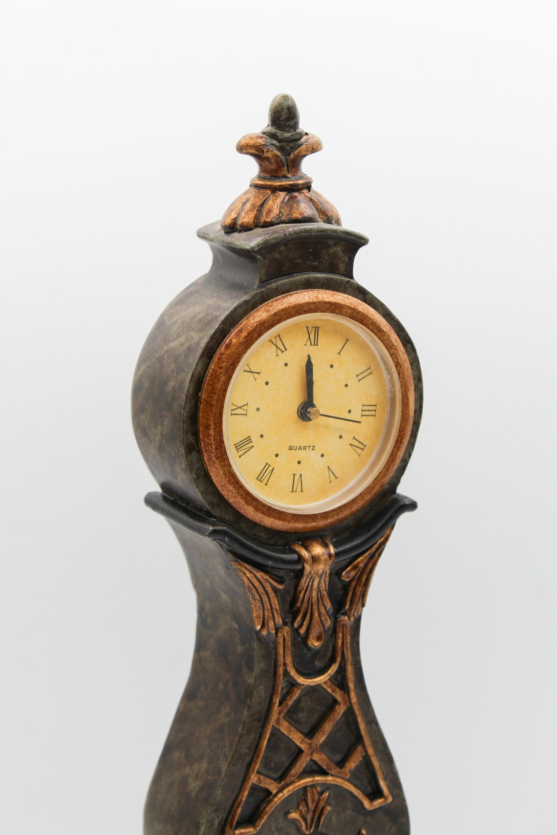 Detailed Brown Quartz Clock - Etsy