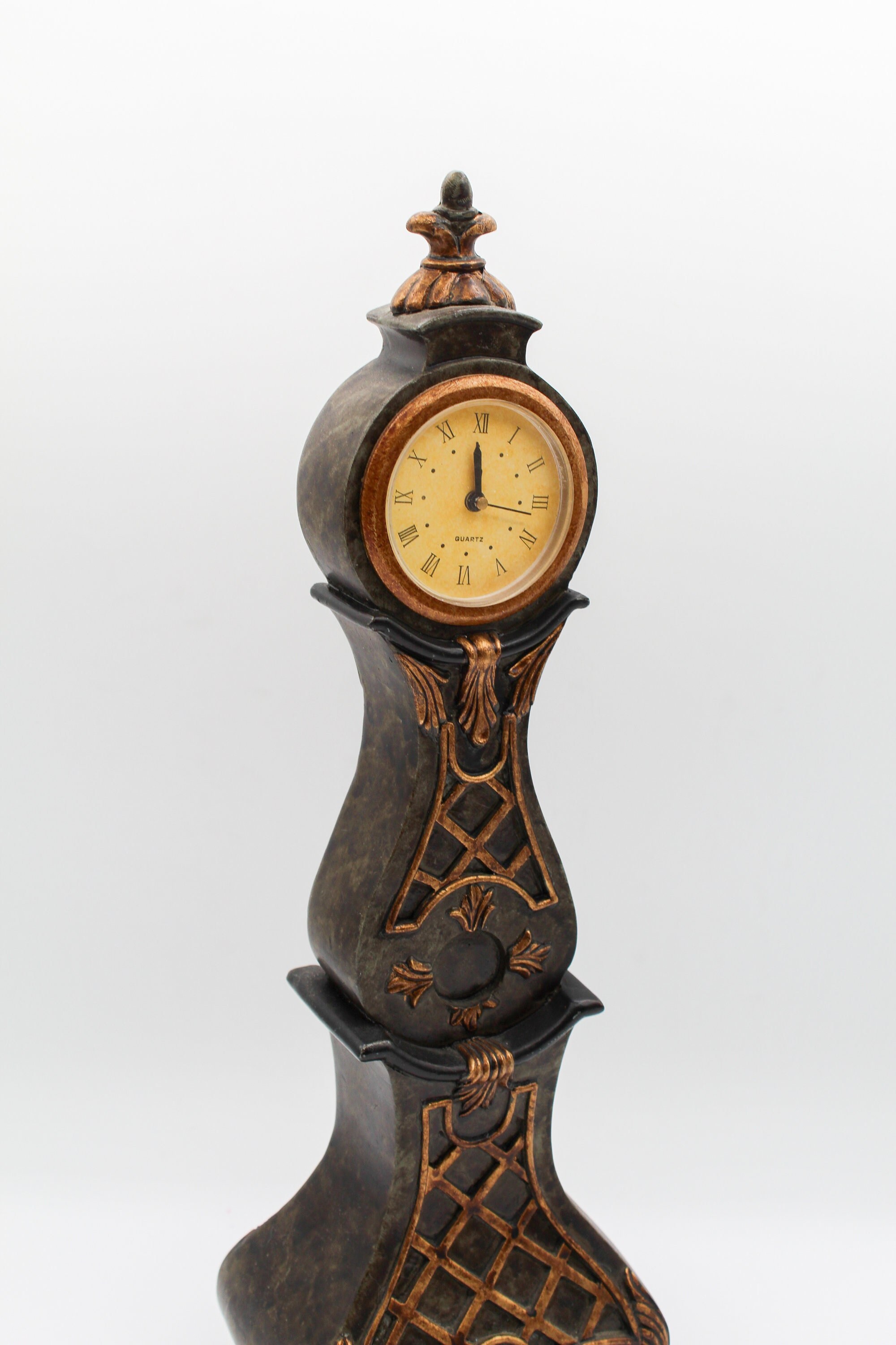 Detailed Brown Quartz Clock - Etsy