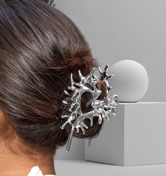 2024 Popular Silver Metal Heart Hair Claw Clip punk Claw Clip for Thick and Thin Hair Trendy Statement Summer Vacation Hair Clip Bun Holder Etsy