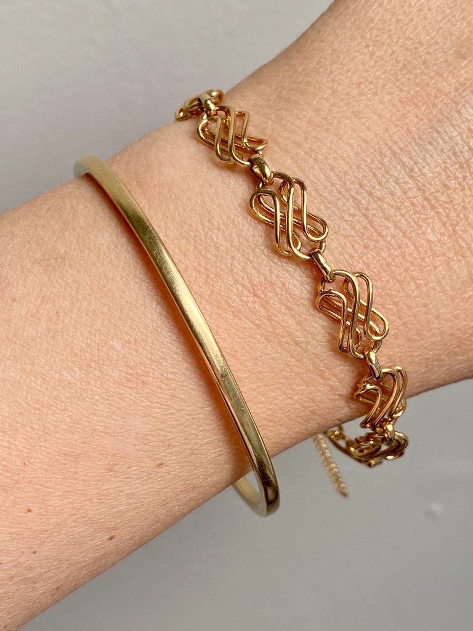 The 1946 Handmade Cursive Link Bracelet in 18k Gold - Stockholm, Sweden ...