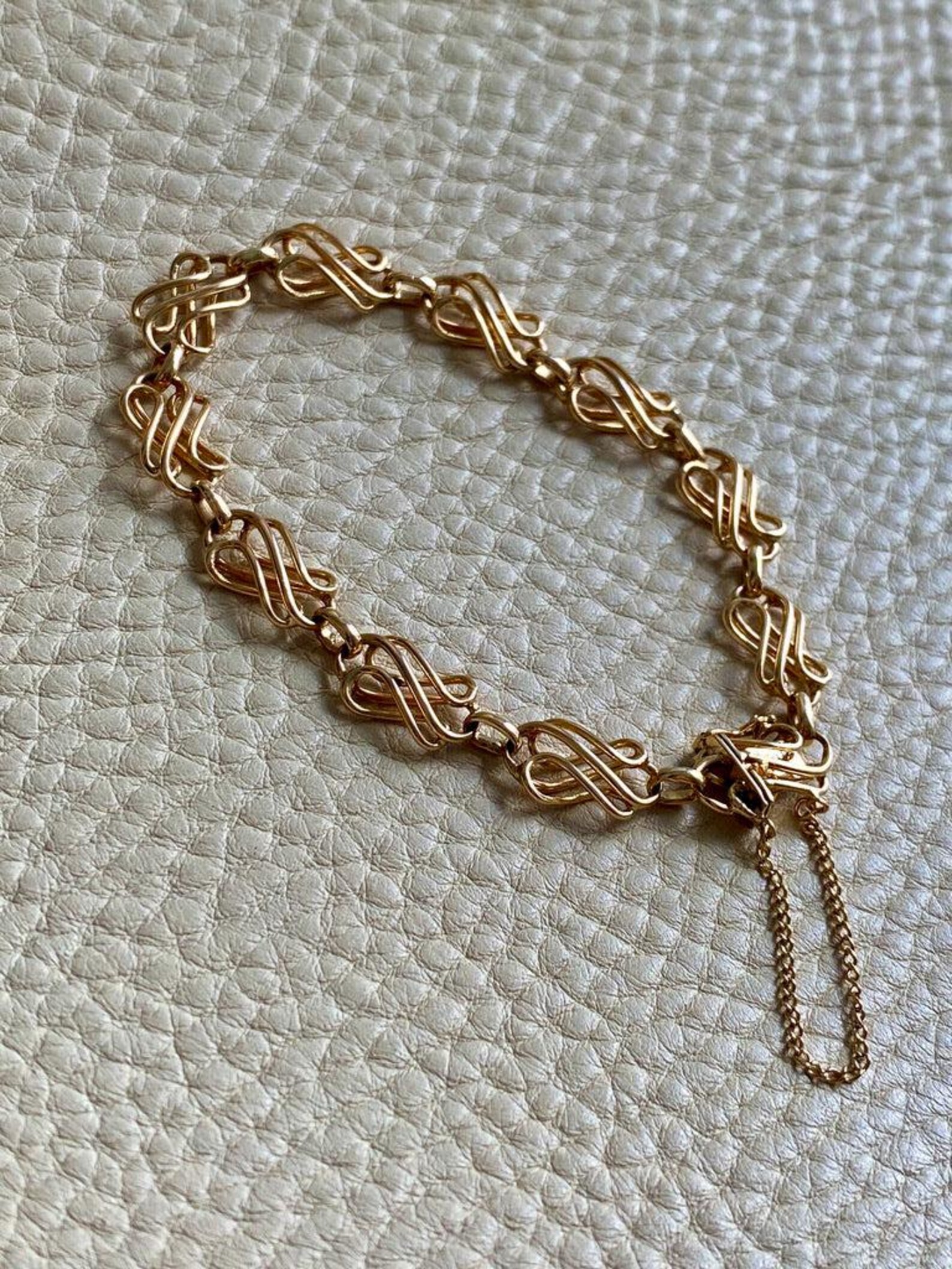 The 1946 Handmade Cursive Link Bracelet in 18k Gold - Stockholm, Sweden ...