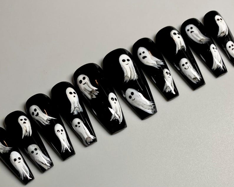 Spooky Ghost Press on Nails - Etsy
