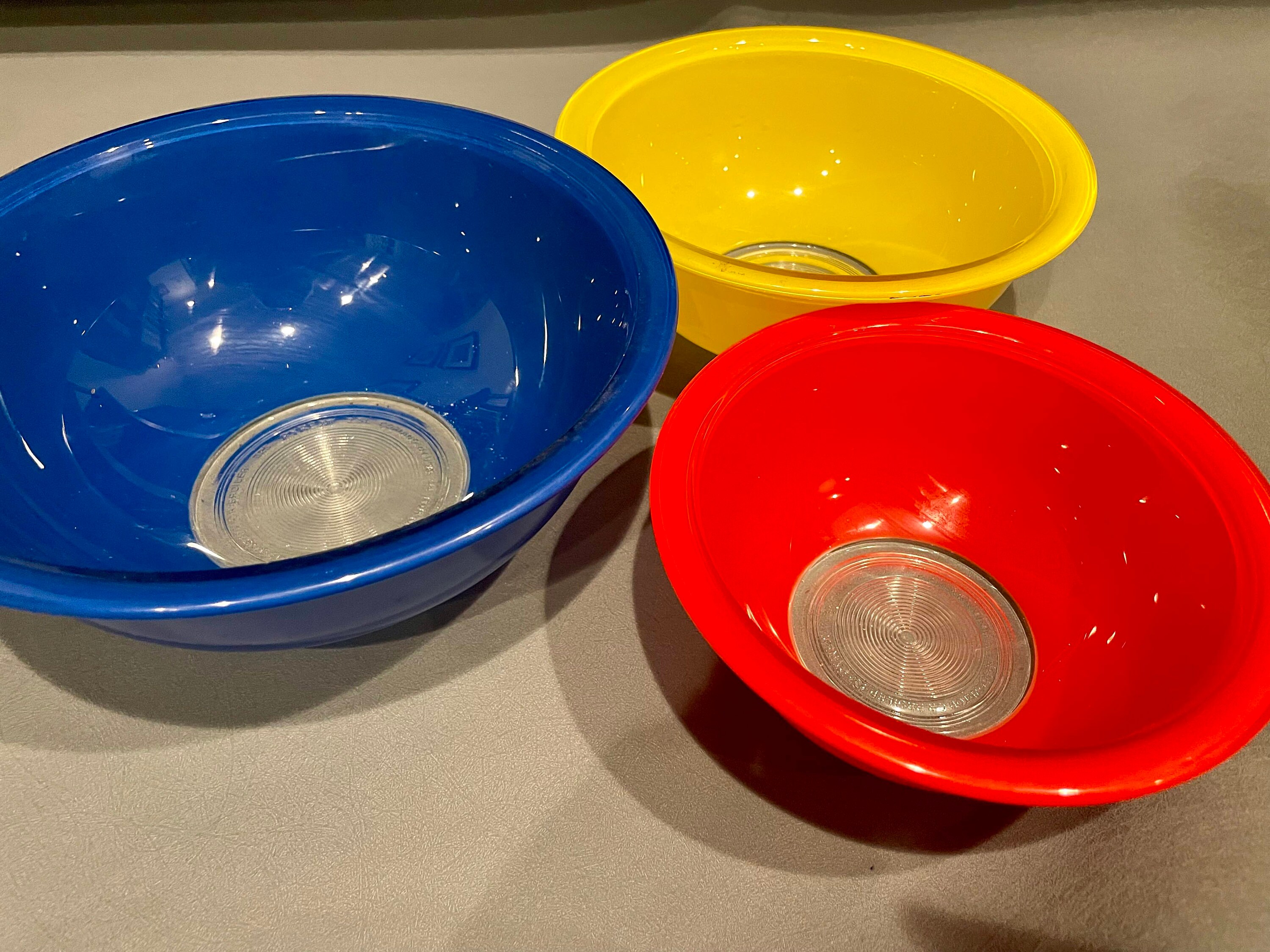 Vintage Pyrex Primary Colors Clear Bottom Nesting Mixing Bowls Trio red ...