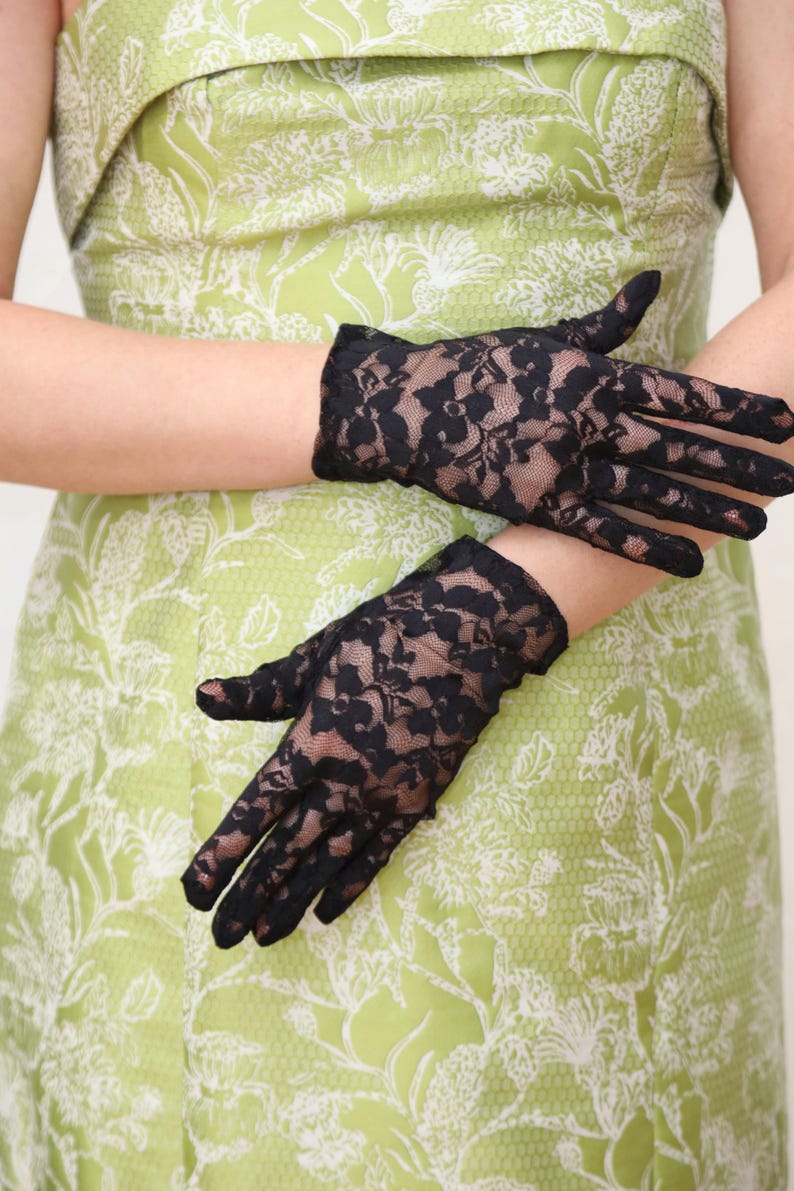Black Wrist Length Short Lace Gloves Opera Sheer Gloves Black Party ...