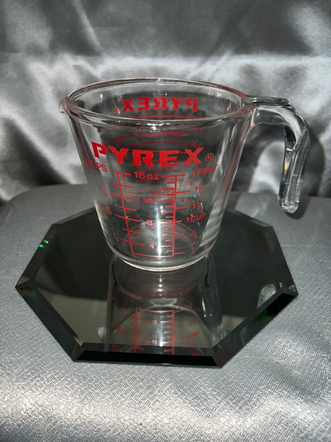 Vintage Pyrex 2 Cup Measuring Cup - Etsy