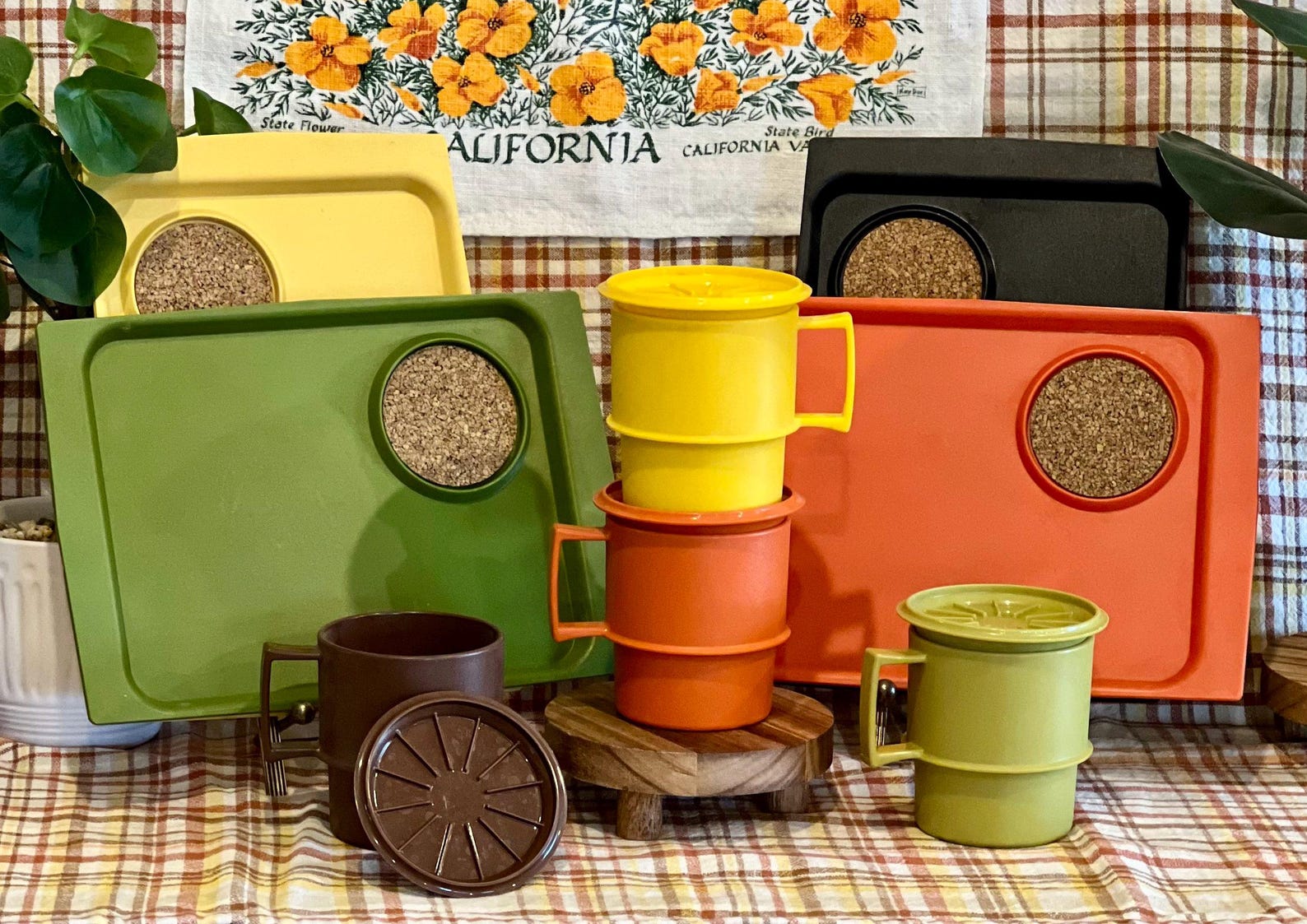 Vintage Stackable Tupperware Mugs With Lids - Etsy