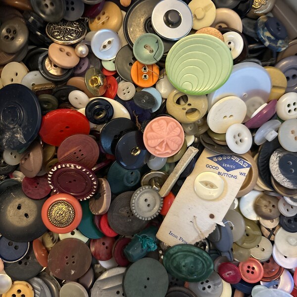 Vintage Buttons - Etsy Canada