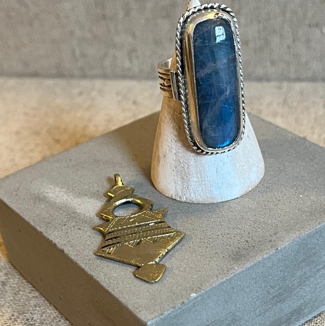 Long Signet Ring in Solid Silver and Sublime Labradorite Tuareg ...