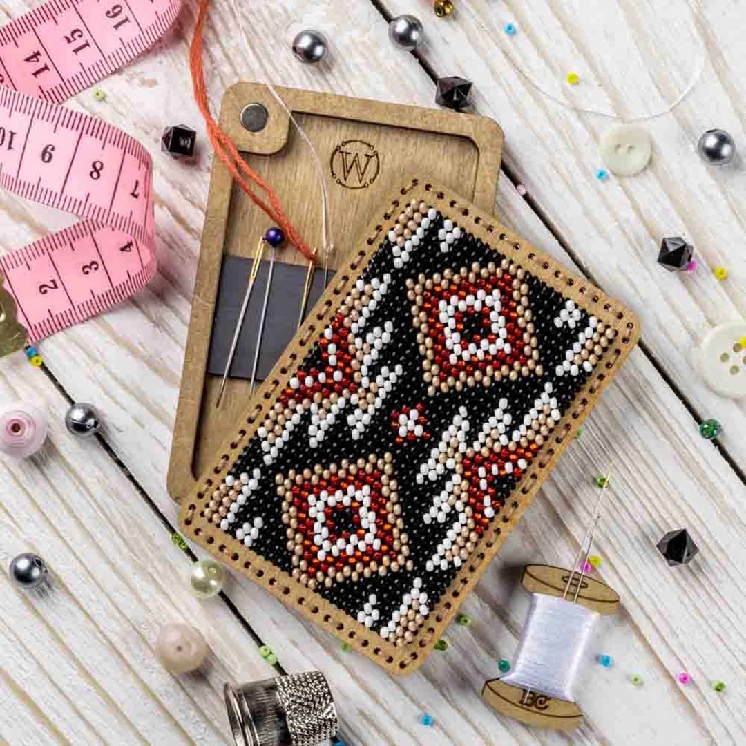 DIY Beaded Embroidery Needle Storage Box With Magnetic Minder - Etsy