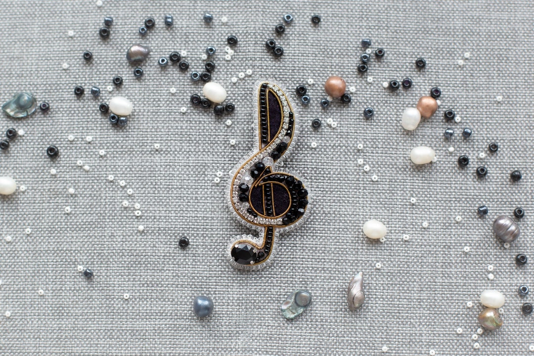Treble Clef Handmade Beaded Brooch, Embroidery Brooch, Art Glass Pin ...