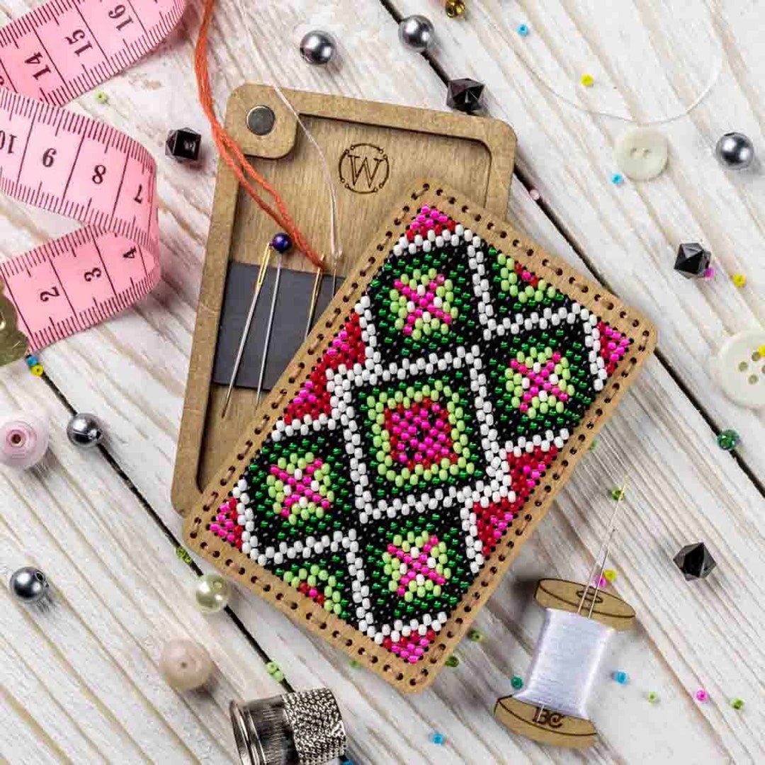 DIY Beaded Embroidery Needle Storage Box With Magnetic Needle Minder ...