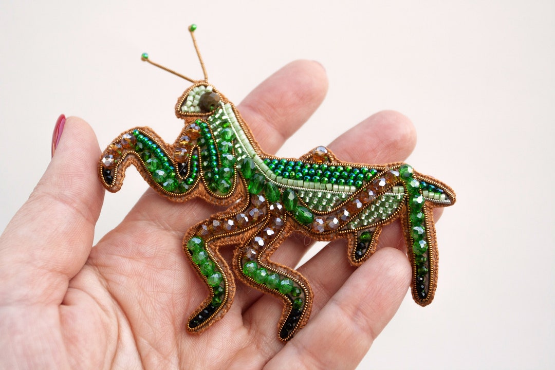 Bead Embroidery Kit Praying Mantis, DIY Beaded Brooch Kit, Insect Craft ...