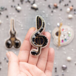 Treble Clef Handmade Beaded Brooch, Embroidery Brooch, Art Glass Pin ...