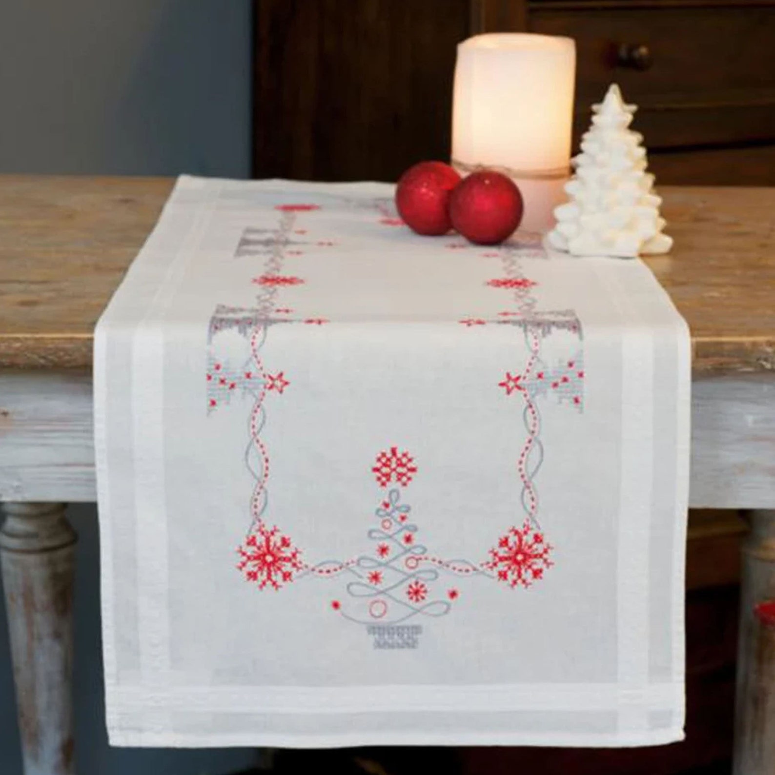 Christmas Tree Table Runner Cross Stitch Kit: DIY Festive Embroidery ...