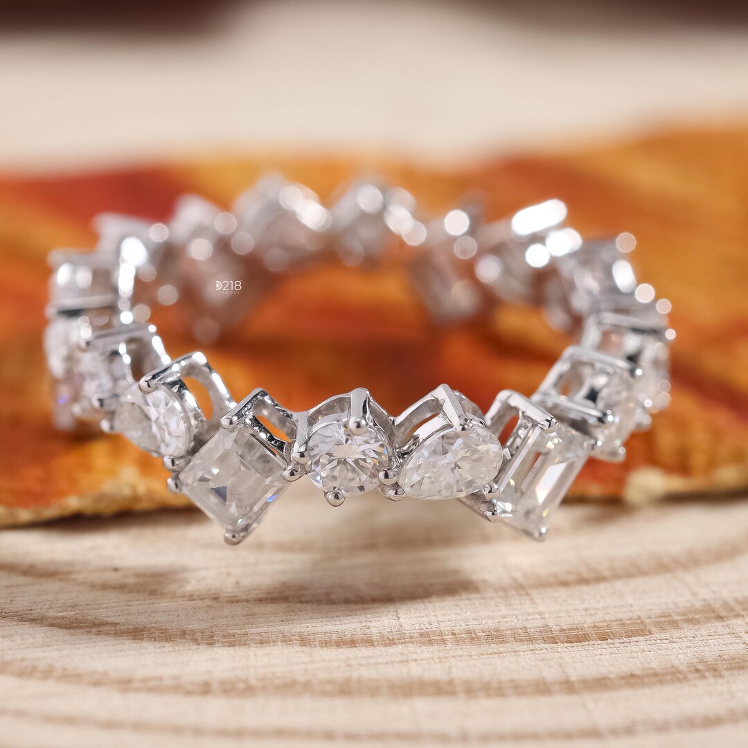 Multiple Shape Wedding Band in CVD Diamond, Lab Created Stone Gold ...
