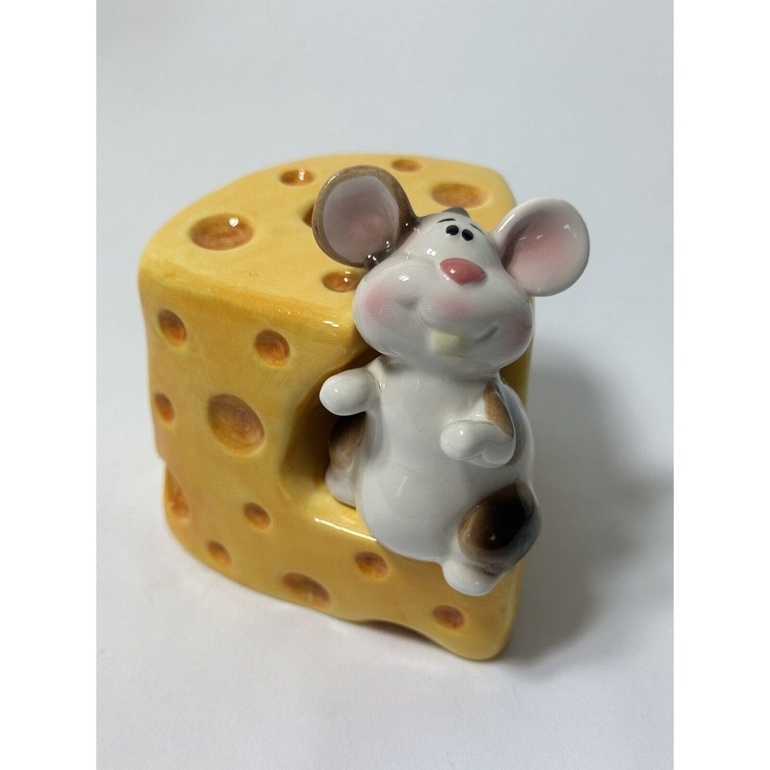 Mouse and Cheese Ceramic Salt and Pepper Shakers Set - Etsy