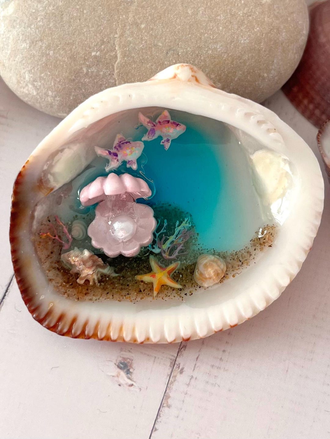 Decorated Epoxy Resin Seashell, Shell With Pearl, Ornament With Fish in ...