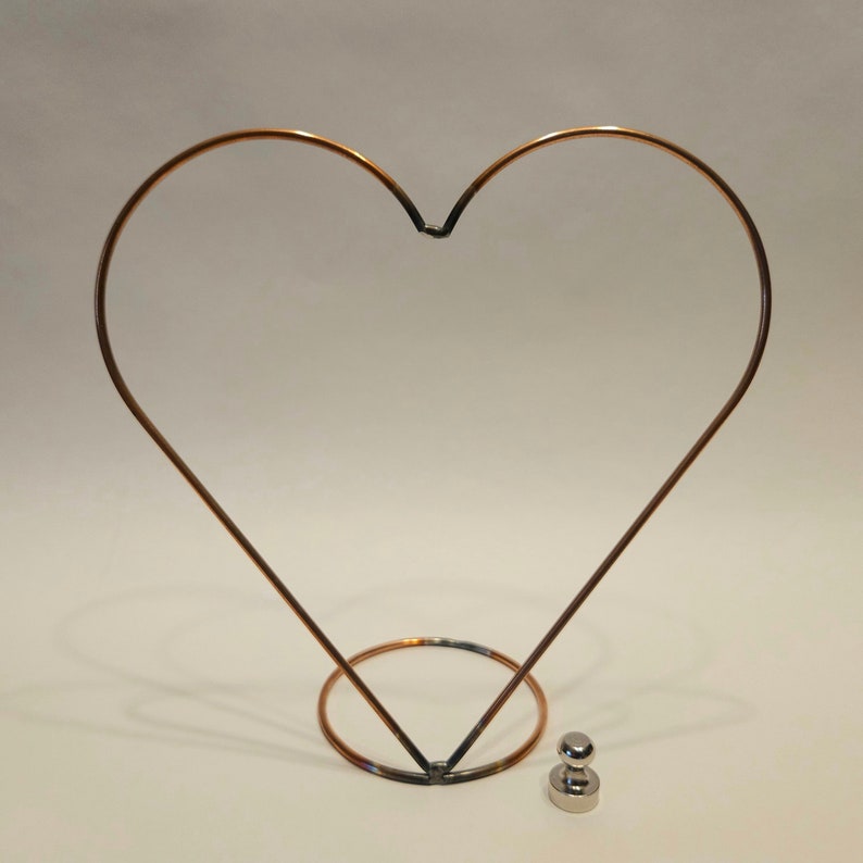 Heart Shaped Picture Display Stand - Handmade Steel 4x6 Picture Display ...