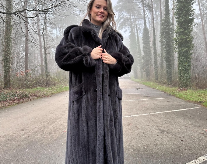 Dyed Blue Sapphire Mink Fur Coat, XL Size, Designer Full-length Mink ...