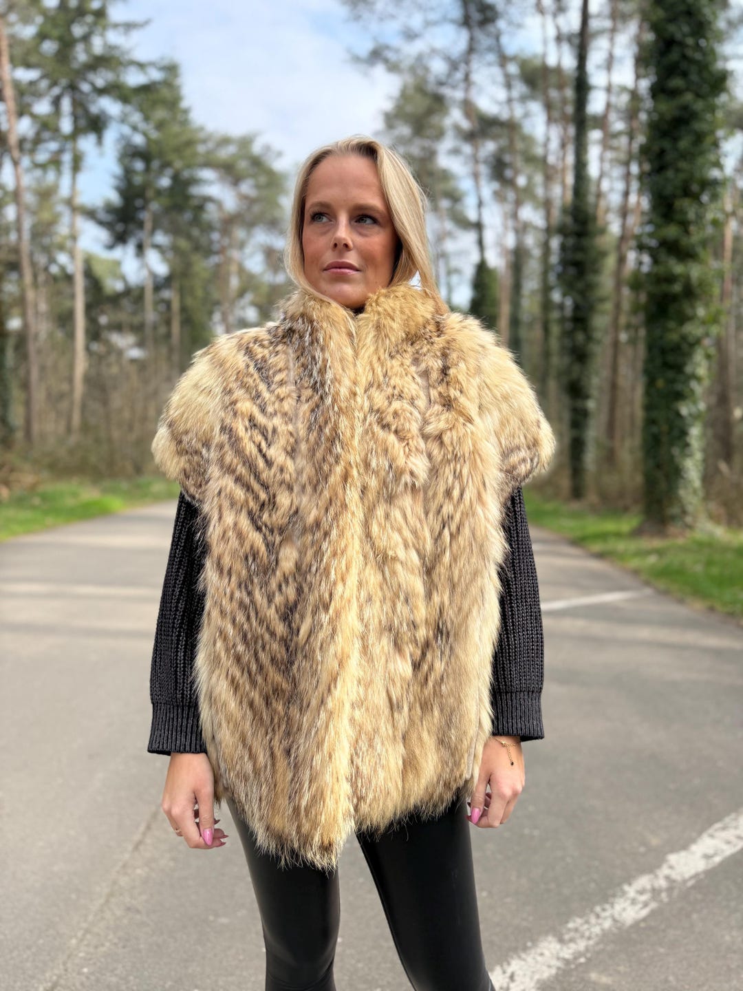Fin Raccoon Fur Vest in Large Size, Golden Raccoon Fur, Wide Fur Over ...