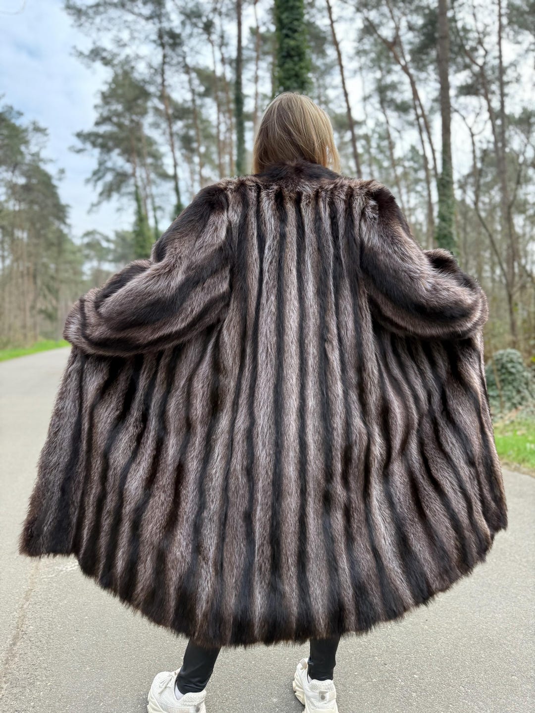 Full-length Raccoon Fur Coat, XXL Size, Soft and Fluffy Real Fur, Eye ...