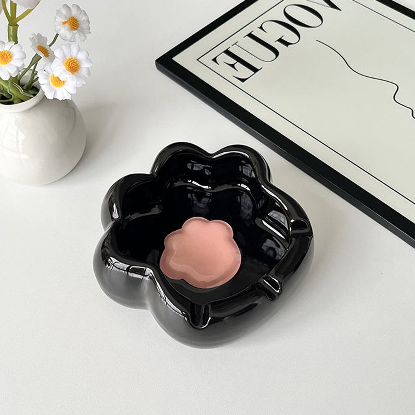 Funny Cat Paw Creative Ashtray, Unique Design Girly Atmosphere Ashtray ...