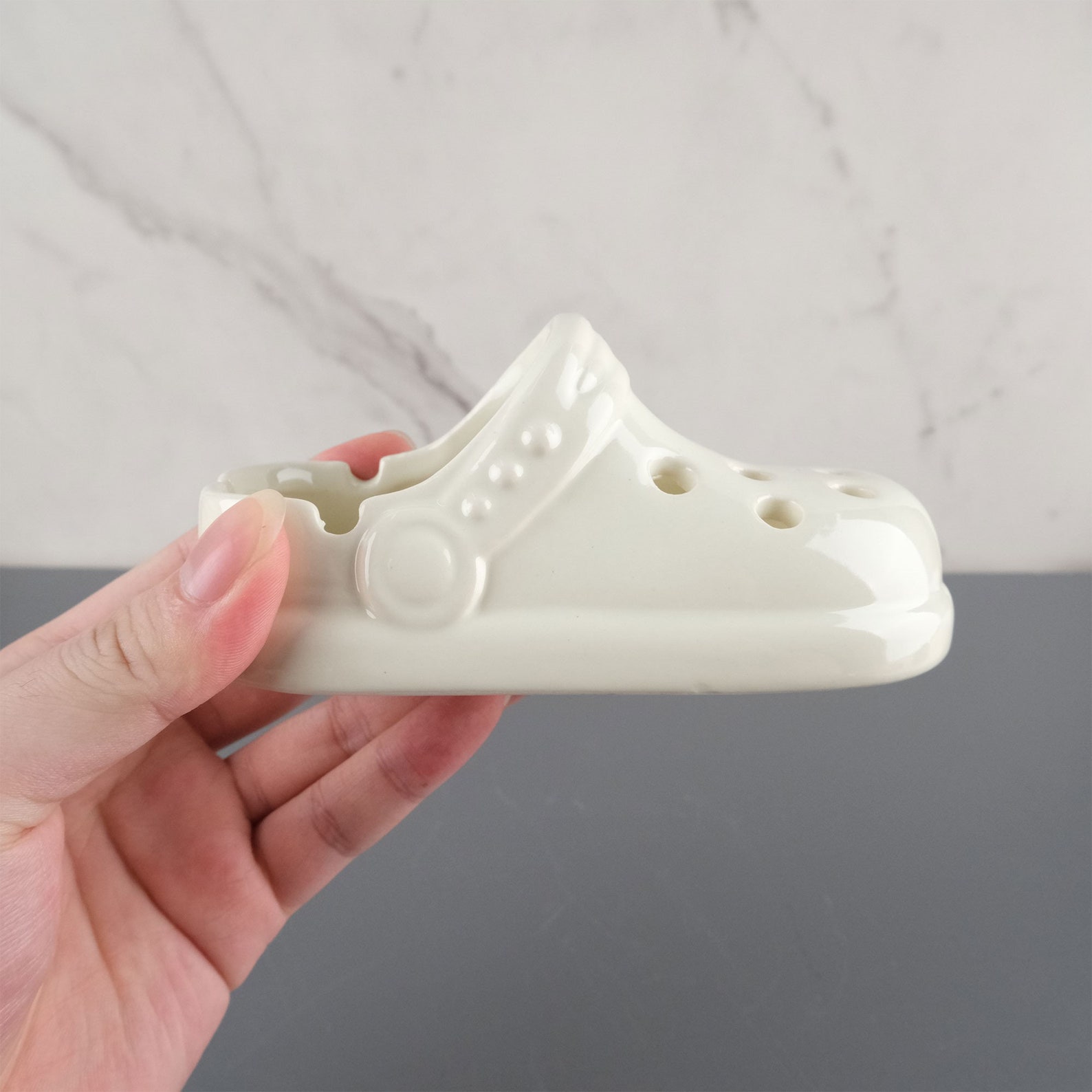 Interesting Ceramic Shoe Shape Creative Ashtray, Black and White Shoe ...