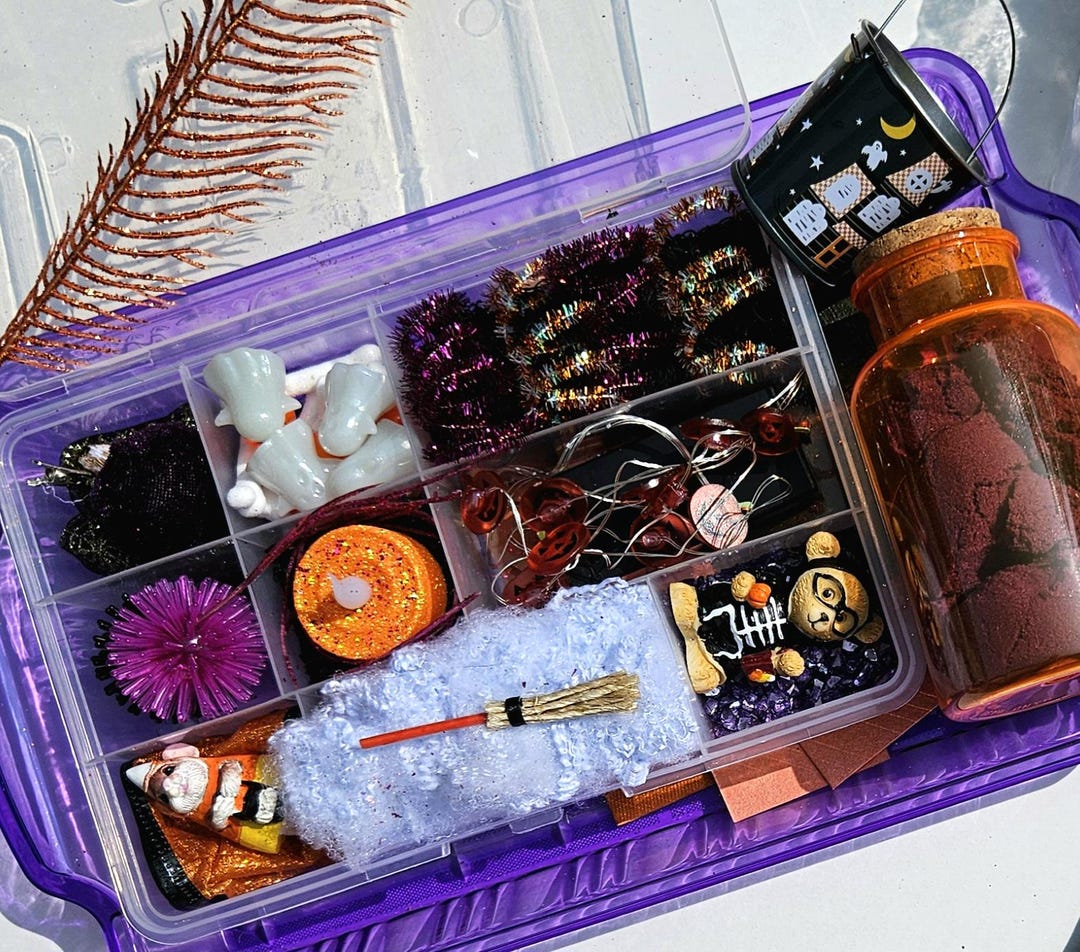 Halloween Sensory Box: Kinetic Sand, Collectible Animals, Halloween ...