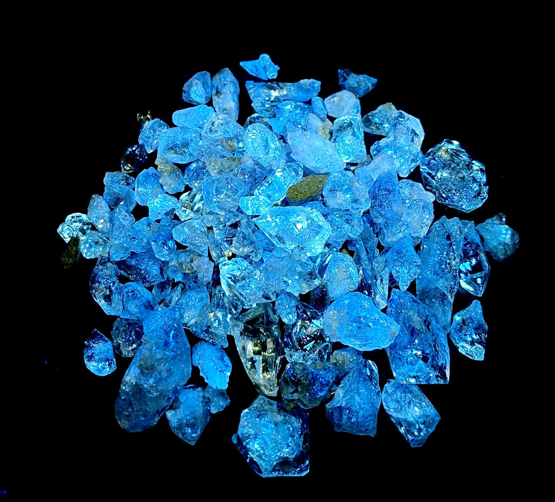 104 Carat Unique Carbon Inclusion! Petroleum QUARTZ Crystals Lot A6 ...