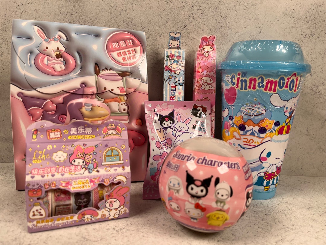 Kawaii Sanrio DIY Surprise Box: Keychain Making Kit With Stickers ...
