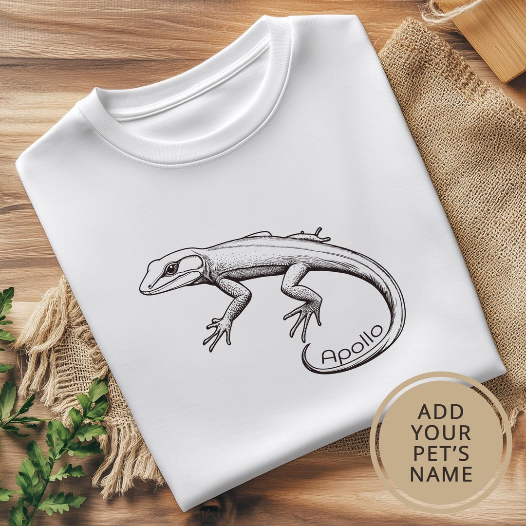 Green Anole Shirt. Lizard Shirt. Custom T-shirt. Reptile Lover Gift ...