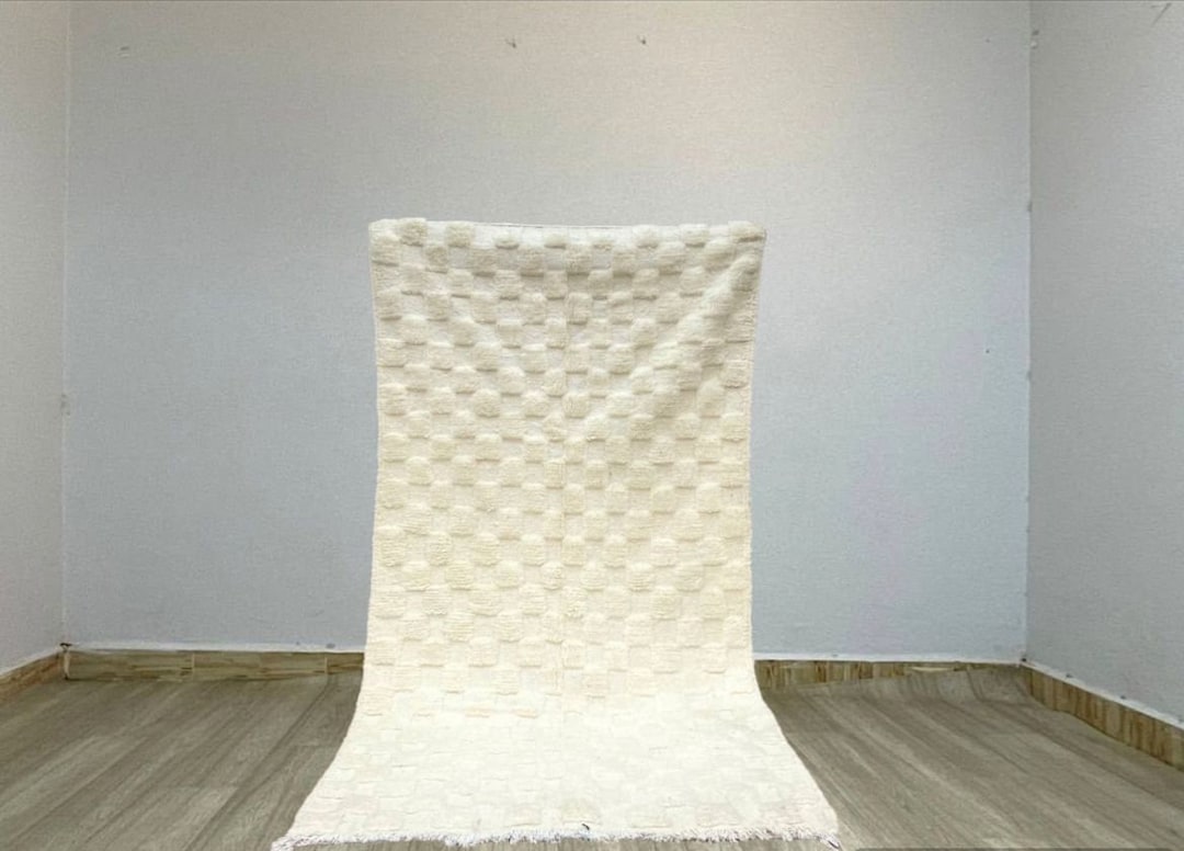 Handwoven Wool Rug Traditional White, Professional Work, Living Room ...