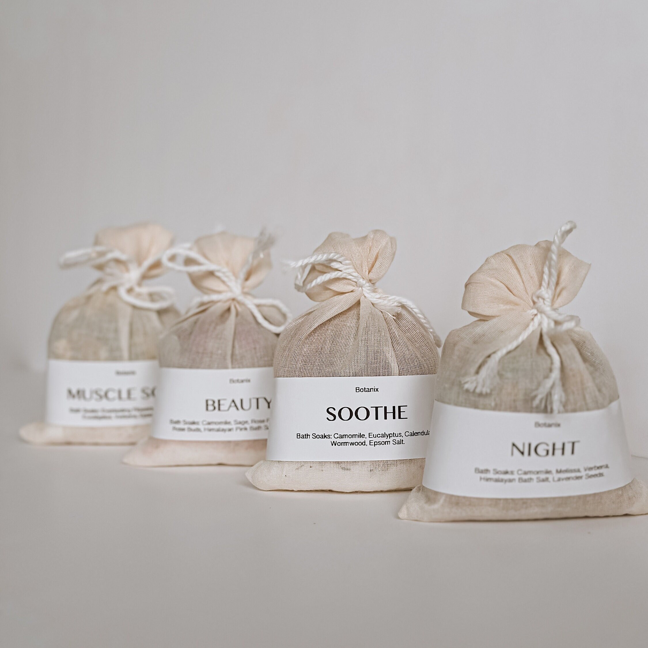 ESSENTIALS Bath Pouches - Set of 4 Luxurious Bath Soaks, Night, Beauty ...