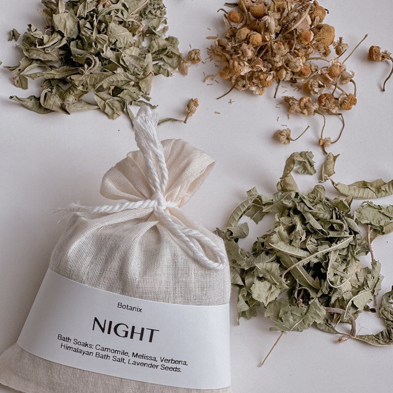 ESSENTIALS Bath Pouches - Set of 4 Luxurious Bath Soaks, Night, Beauty ...