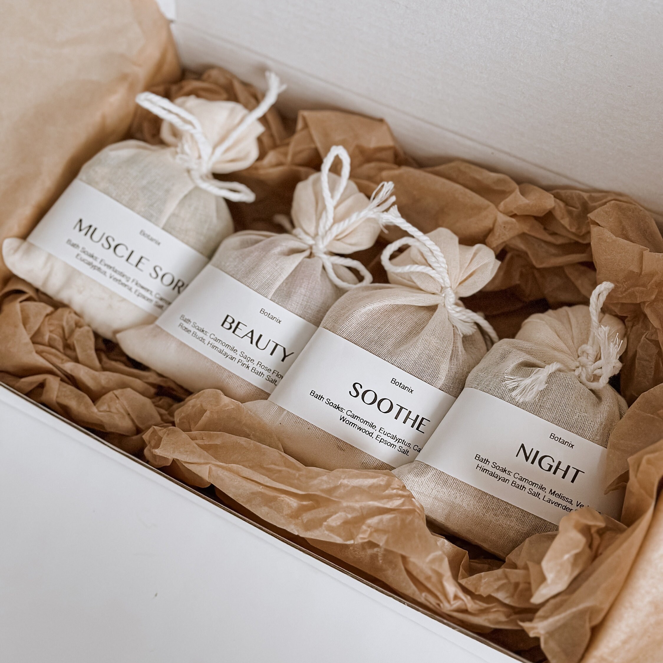 ESSENTIALS Bath Pouches - Set of 4 Luxurious Bath Soaks, Night, Beauty ...