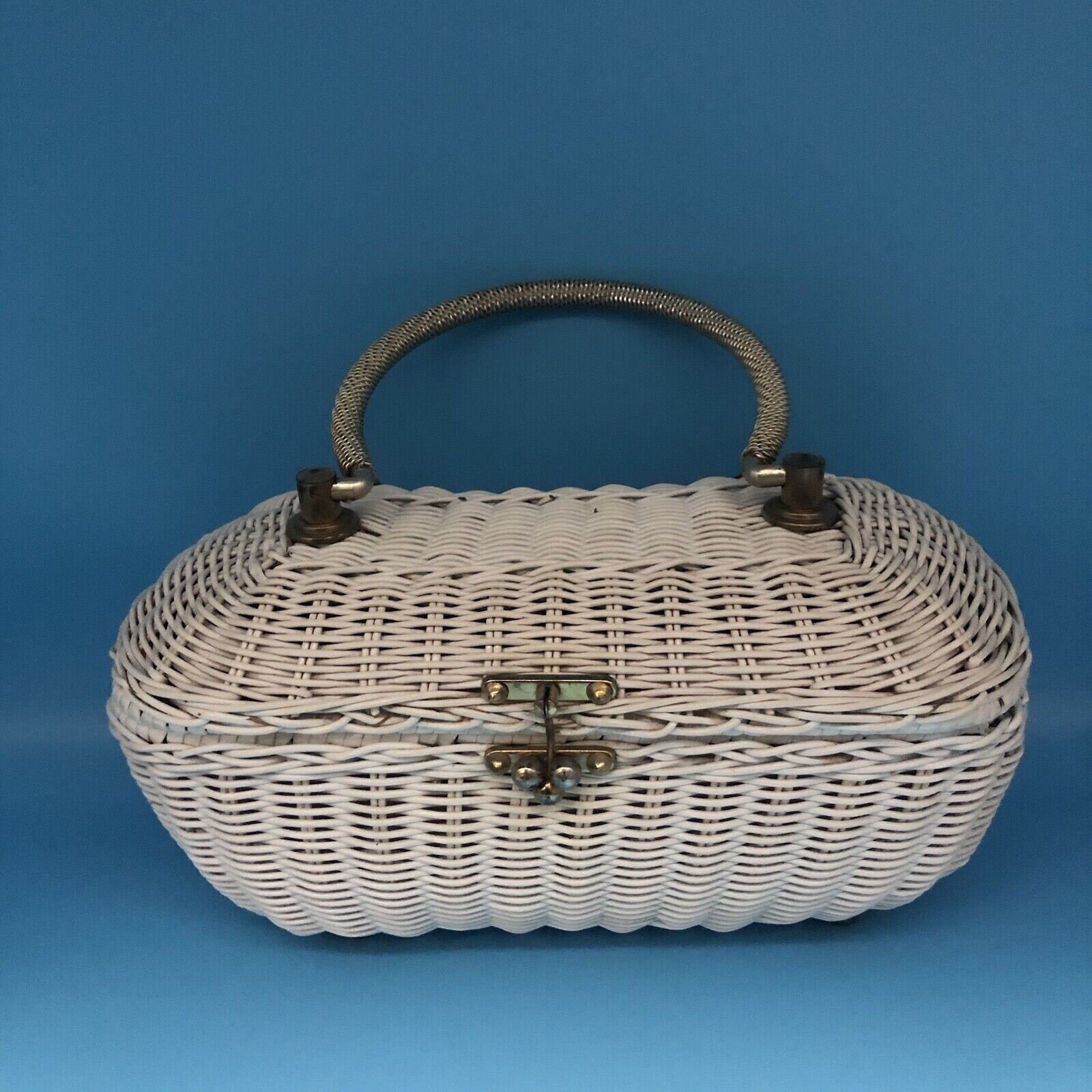 Vintage White Wicker Handbag Purse Silver Tone Handle Gold Tone Feet ...