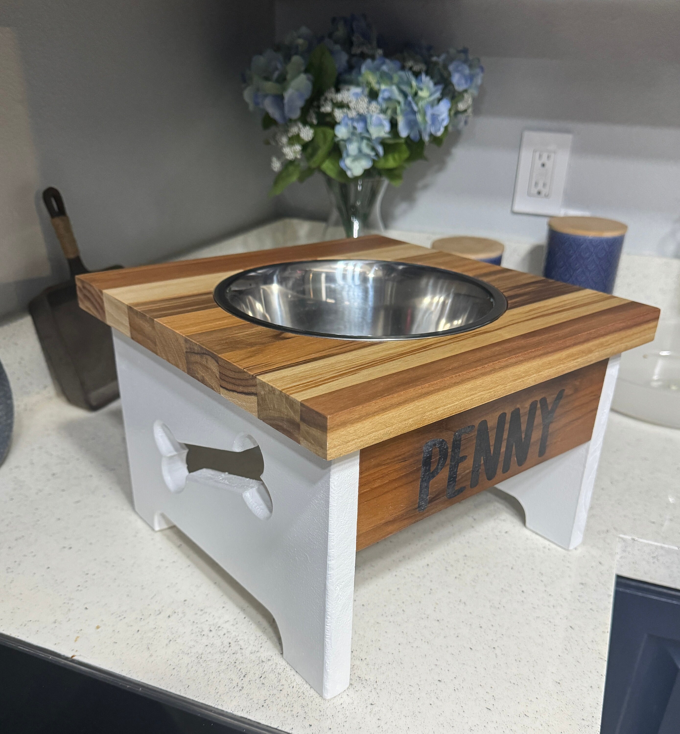 Custom Elevated Dog Stand - Etsy