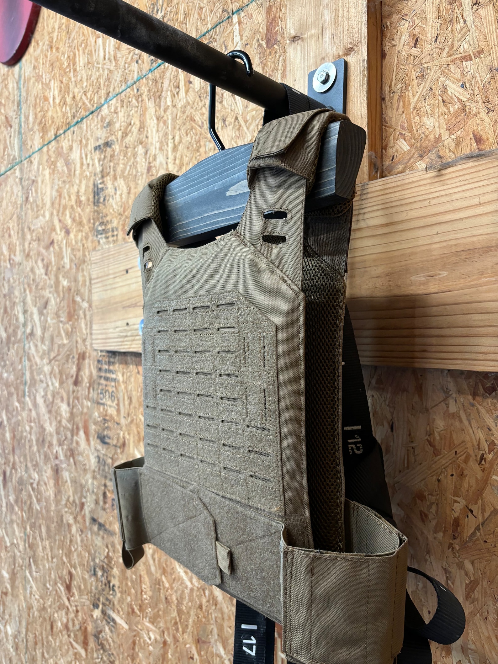 Weighted Vest / Tactical Vest Hanger - Etsy