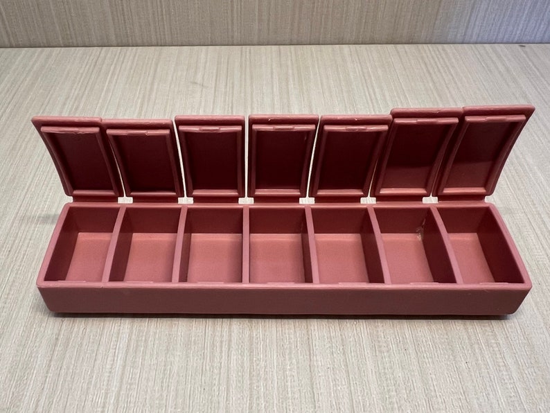 Vintage Tupperware 7-day Pill Organizer, Mauve Pre-owned: Sturdy - All ...
